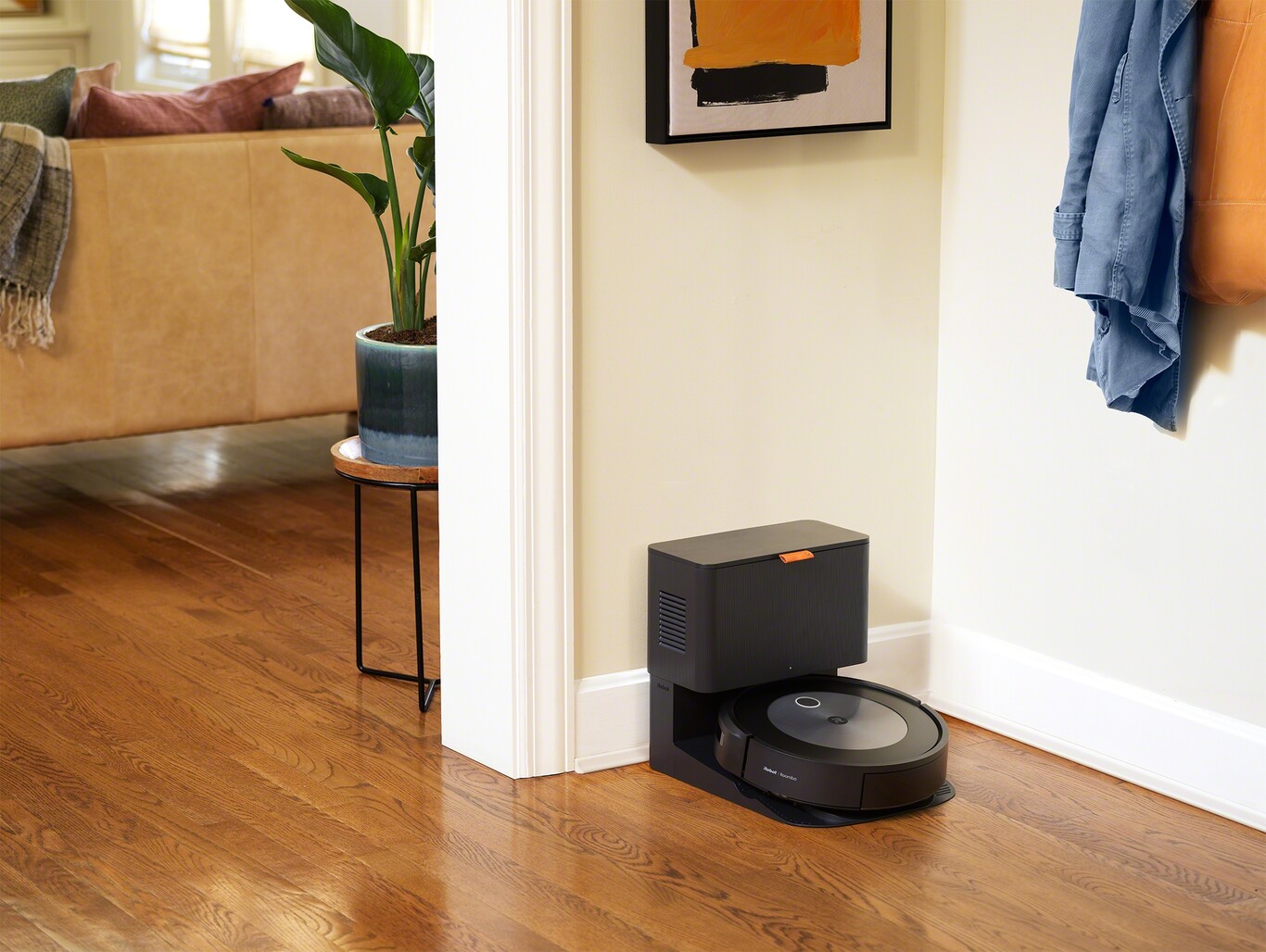 iRobot Roomba j7+ | La aspiradora robot más inteligente y equipada en ...